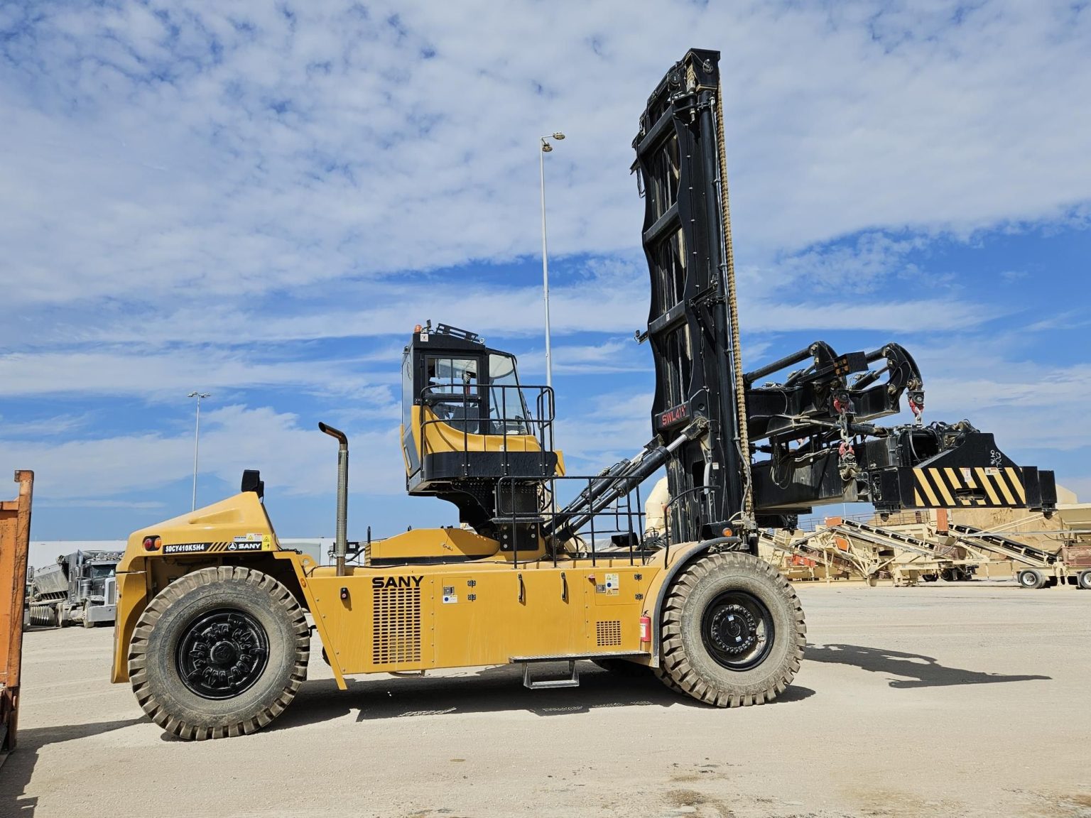 90,000 LB. LOADED CONTAINER HANDLER For Sale or Rent